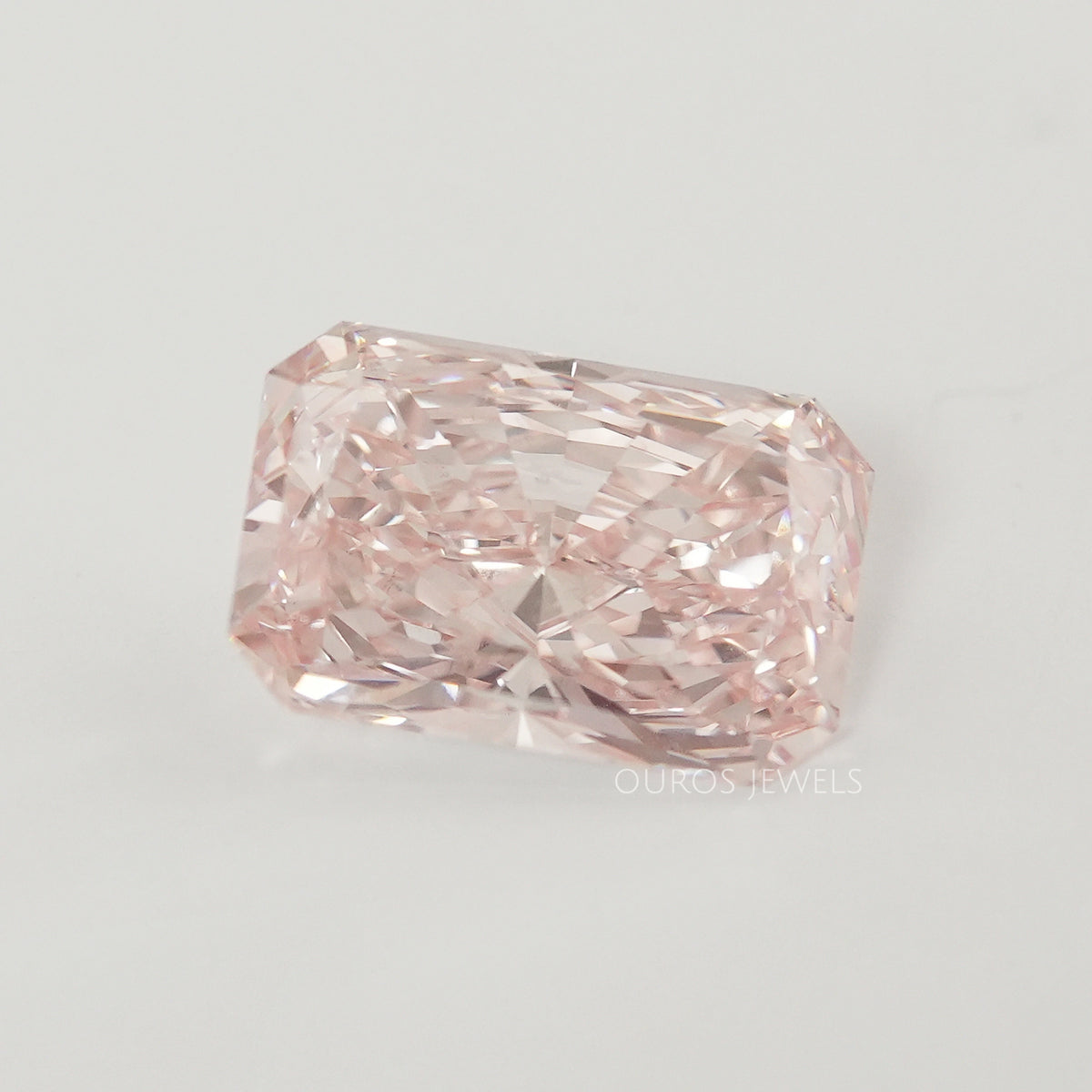 Fancy Vivid Pink Radiant Diamond — Ouros Jewels